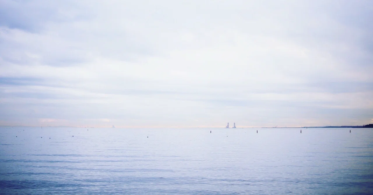 春の海 終日のたり のたりかな 与謝蕪村｜az8t-fji