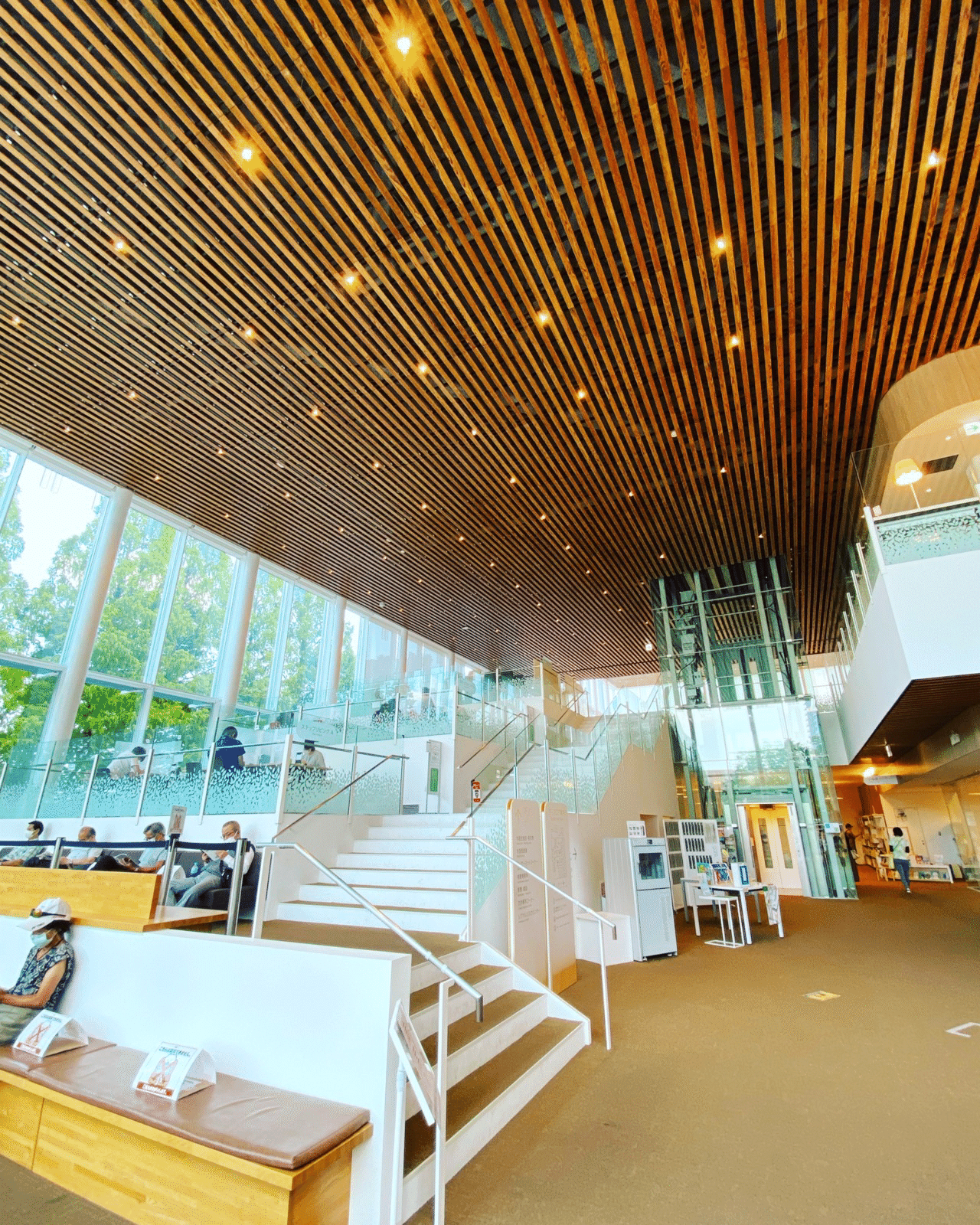 さいたま建築巡り〜開放感溢れる広場をもつ図書館 ｜東京の建築&アート巡りオタク@tanrock