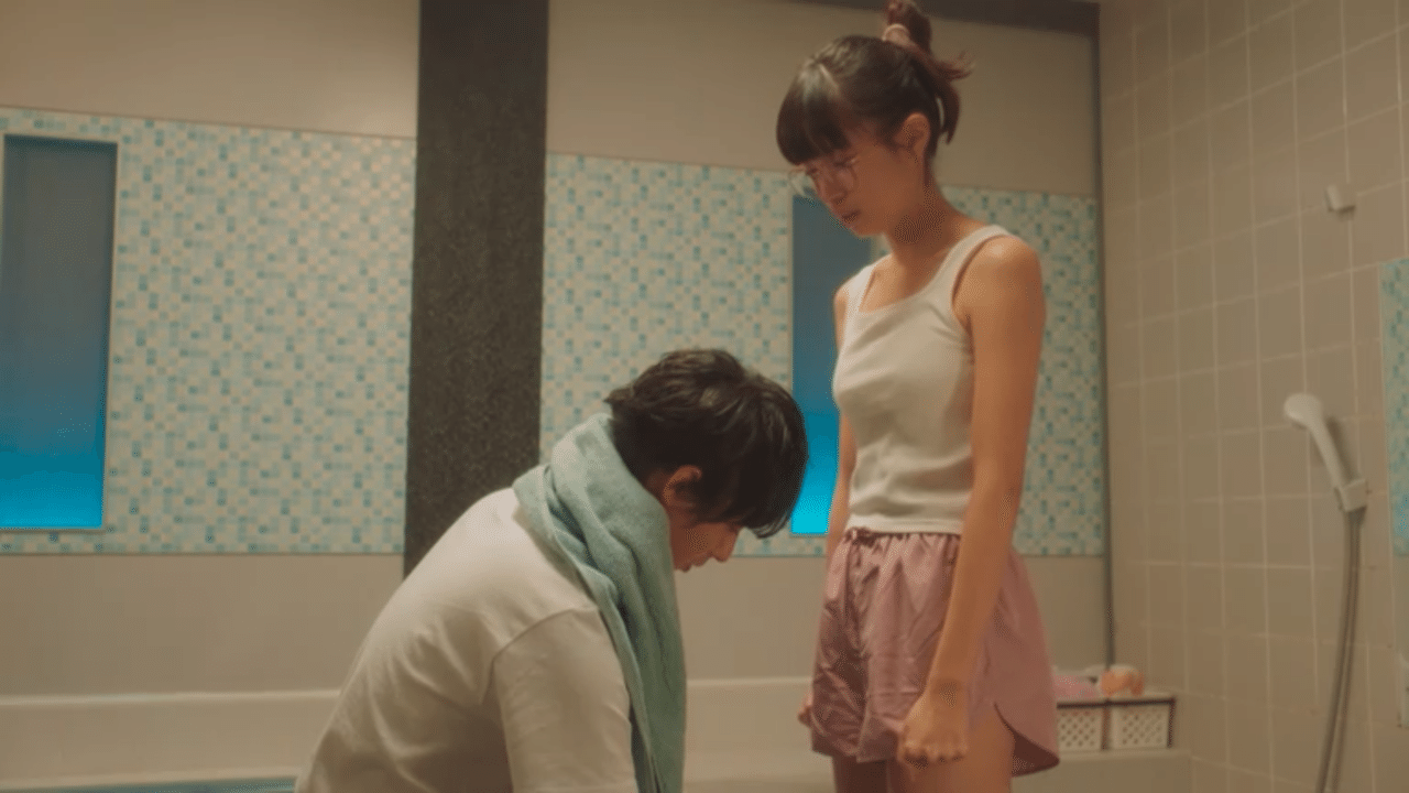 Tverで少し前の『ハマる男に蹴りたい女』を関水渚目当てで観た。で、風呂場のシーンで、付き合ってもいない男女の間が、このように薄い服という