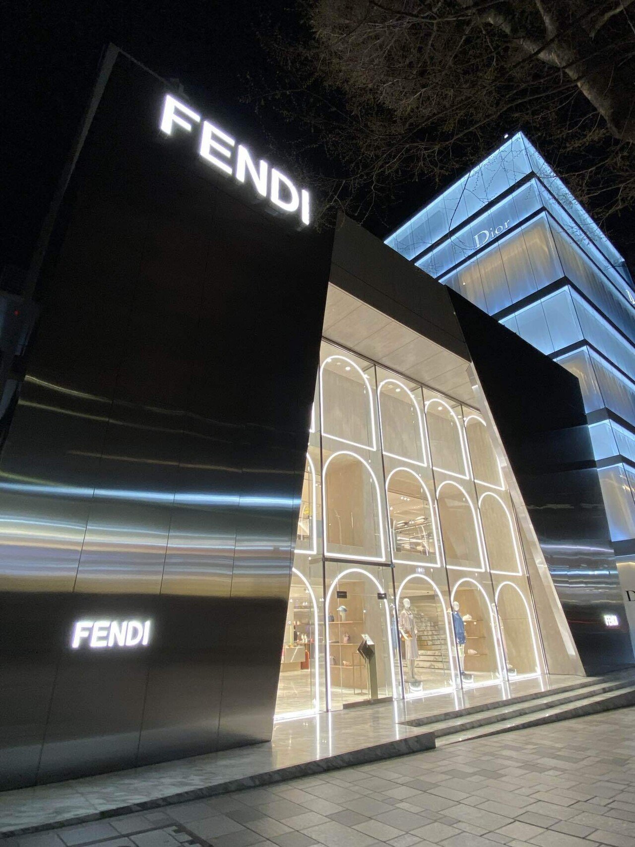 東京建築巡り〜「イタリア文明宮」のファサードを彷彿とさせるデザイン ｜東京の建築&アート巡りオタク@tanrock