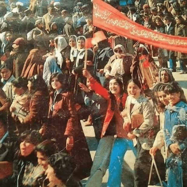 アフガニスタン、勝ち取った人権を奪われ続けた苦難の歴史／Daniel Mayakovsky ｜虹子 Nijiko