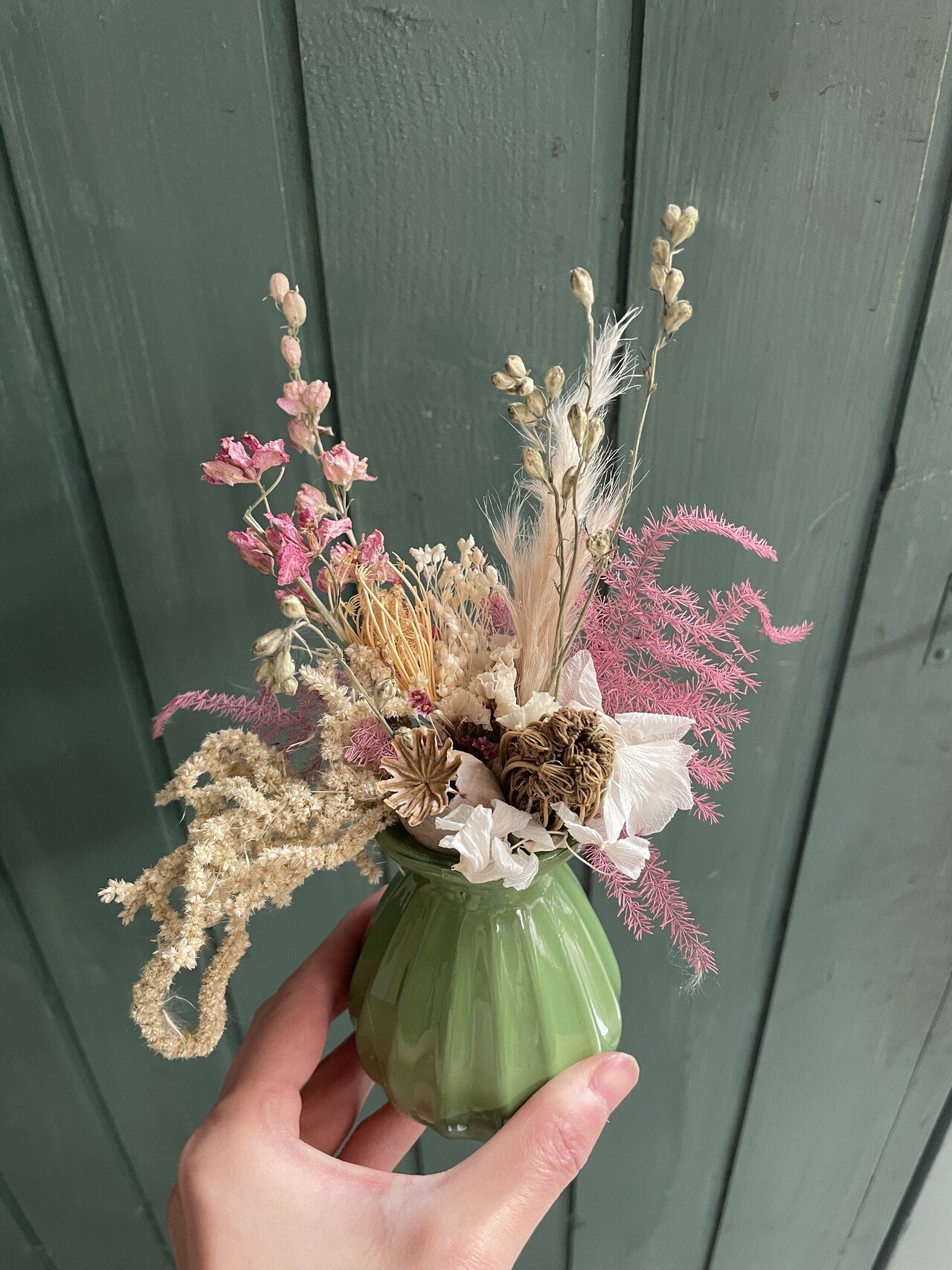 最後の店舗研修がスタート！！母の日に向けて大忙しなアトリエ💪明日は朝からお花の買い出しに連れて行ってもらって、午後はイベントのinstallation💪💪｜Kayano