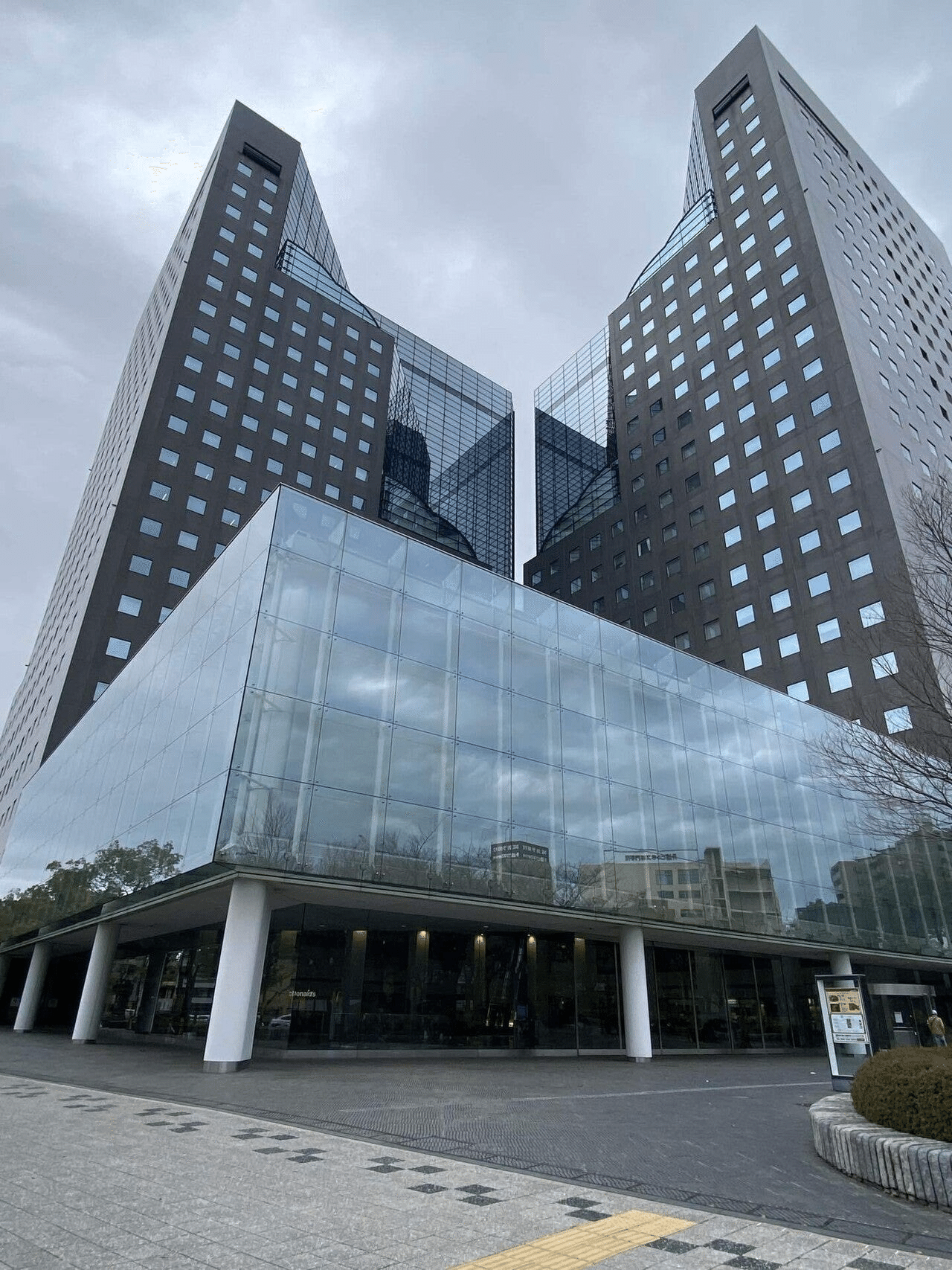 川崎建築巡り〜壮観なツインタワー ｜東京の建築&アート巡りオタク@tanrock