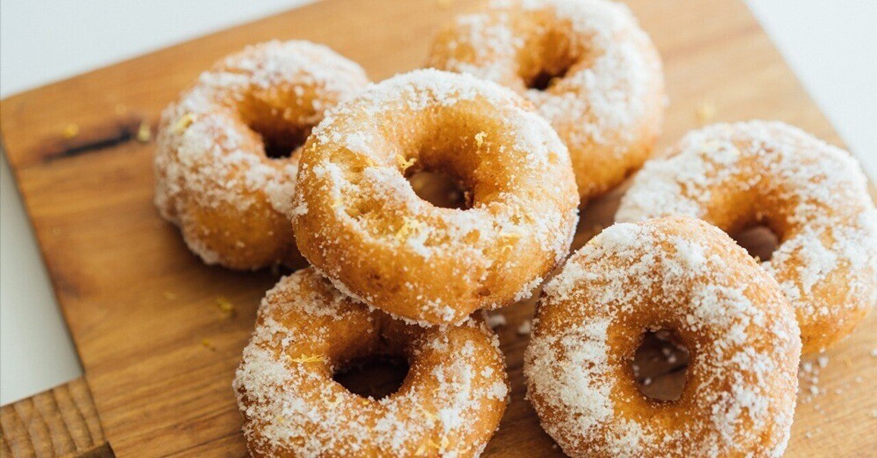 新しいエプロンで、梅雨のおやつ作り。おからレモンドーナッツのレシピ -FOOD&COMPANY Neighbors-｜iichi