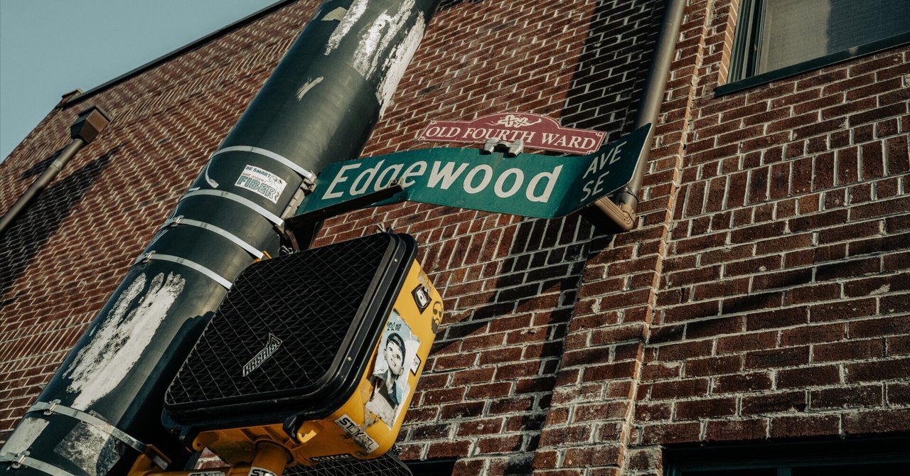 Edgewood AVE ＜LEICA M10-P＞｜MOJA MOJA