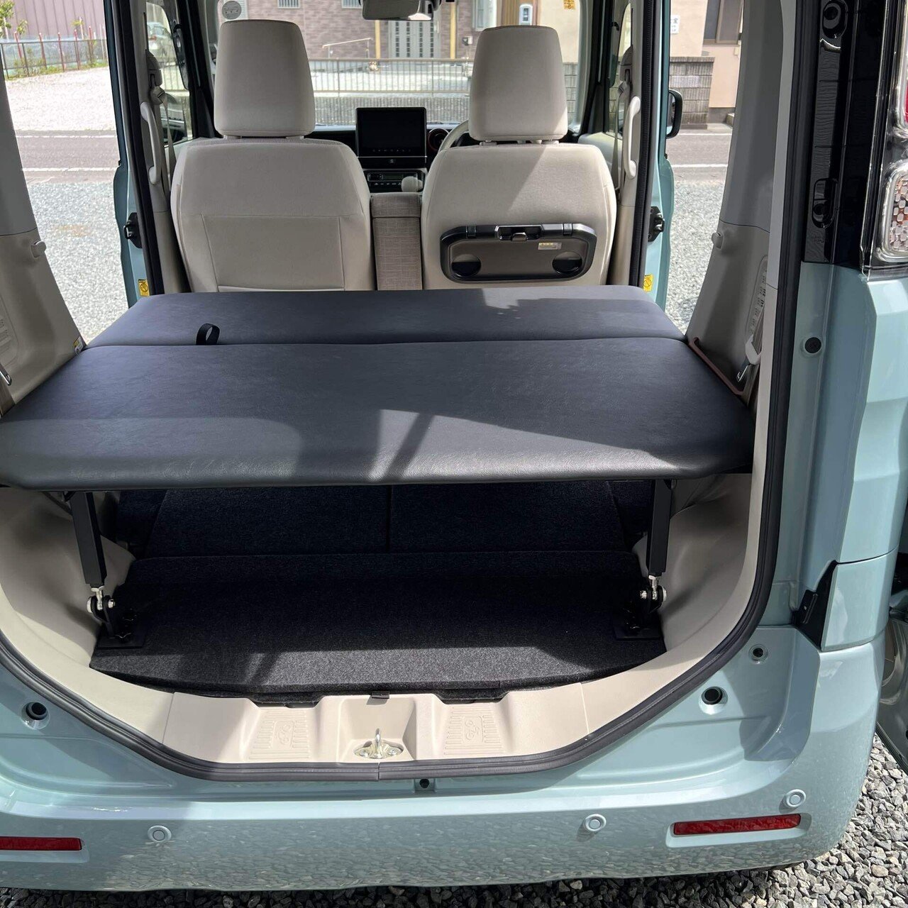 車中泊に必要な車内を整える(ベッドキットの設置)|苺の気持ち 車中泊に必要な車内を整える(ベッドキットの設置)|苺の気持ち