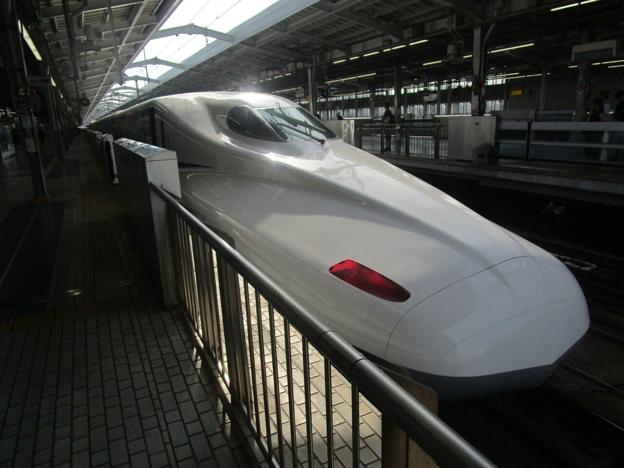 さあ約1年半ぶりの新幹線。私が乗るのぞみ212号はJR東海車両で初めて「会いに行こう」のチャイムが聞けます。楽しみですね。#新大阪駅 #東海道新幹線 #東海道新幹線のぞみ #新幹線n700系 ...