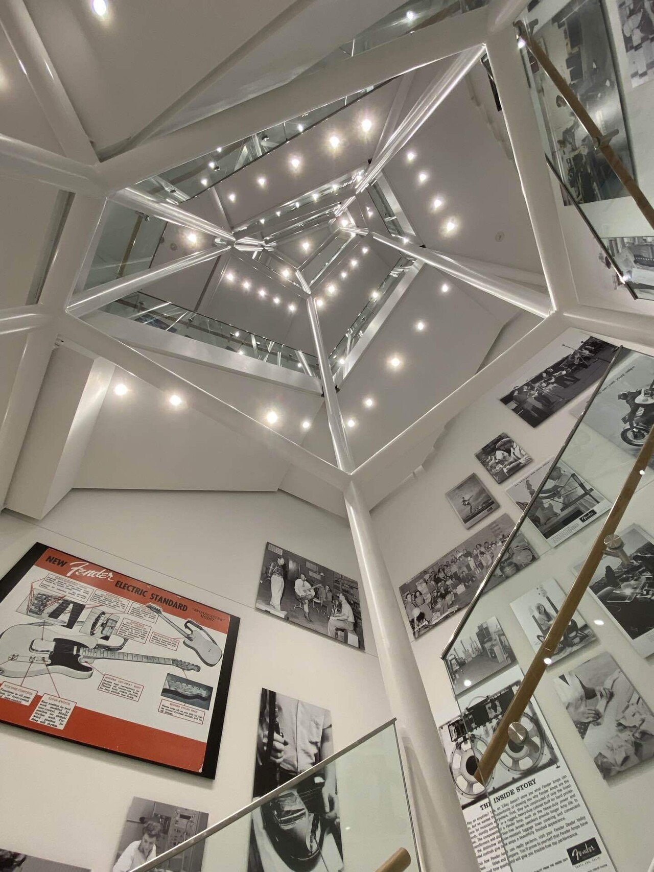 東京の建築巡り〜美しすぎる東京のNEW螺旋階段 ｜東京の建築&アート巡りオタク@tanrock