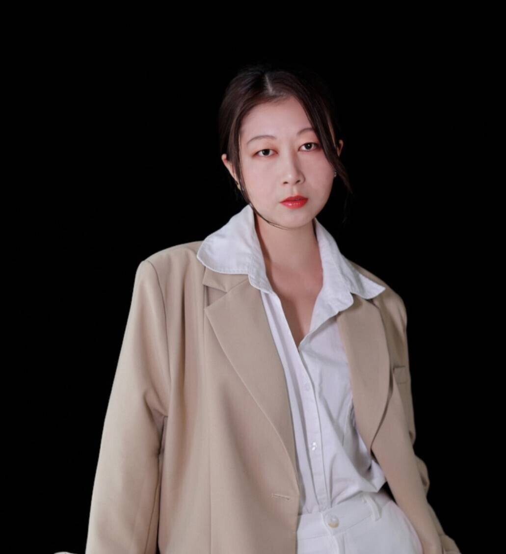 5月から朝は病院の厨房で働き出した67歳の叔父さんと組んでる（叔父さんの奥さんが私をどんな女か気になり見に来た 叔父さんはゴミを捨てに外に行った奥さんは「私の電話番号聞いてきた教えた書いた紙を ...