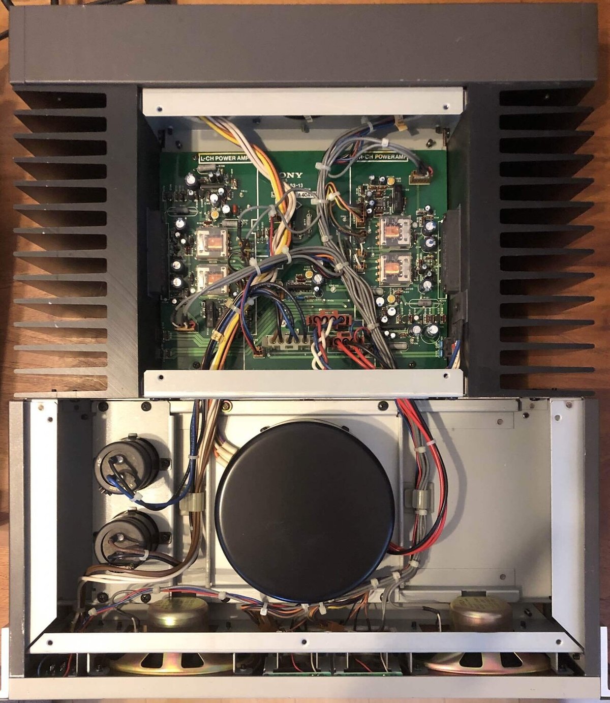 巨大なヒートシンクに惹かれたSONY AMS-3 モニタースピーカー付業務用パワーアンプ｜アラン藤島