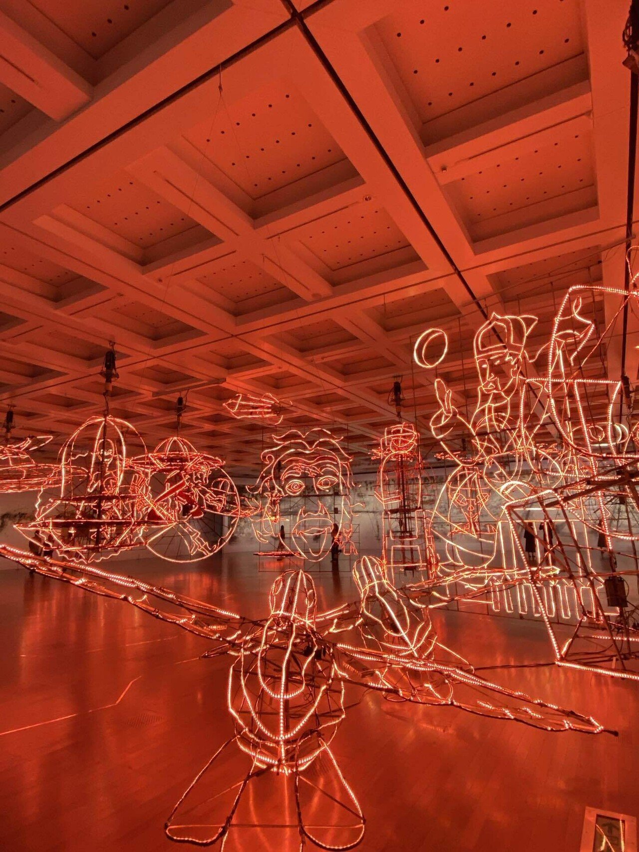 東京アート巡り〜2,000㎡の企画展示室を全面に使いインスタレーション ｜東京の建築&アート巡りオタク@tanrock