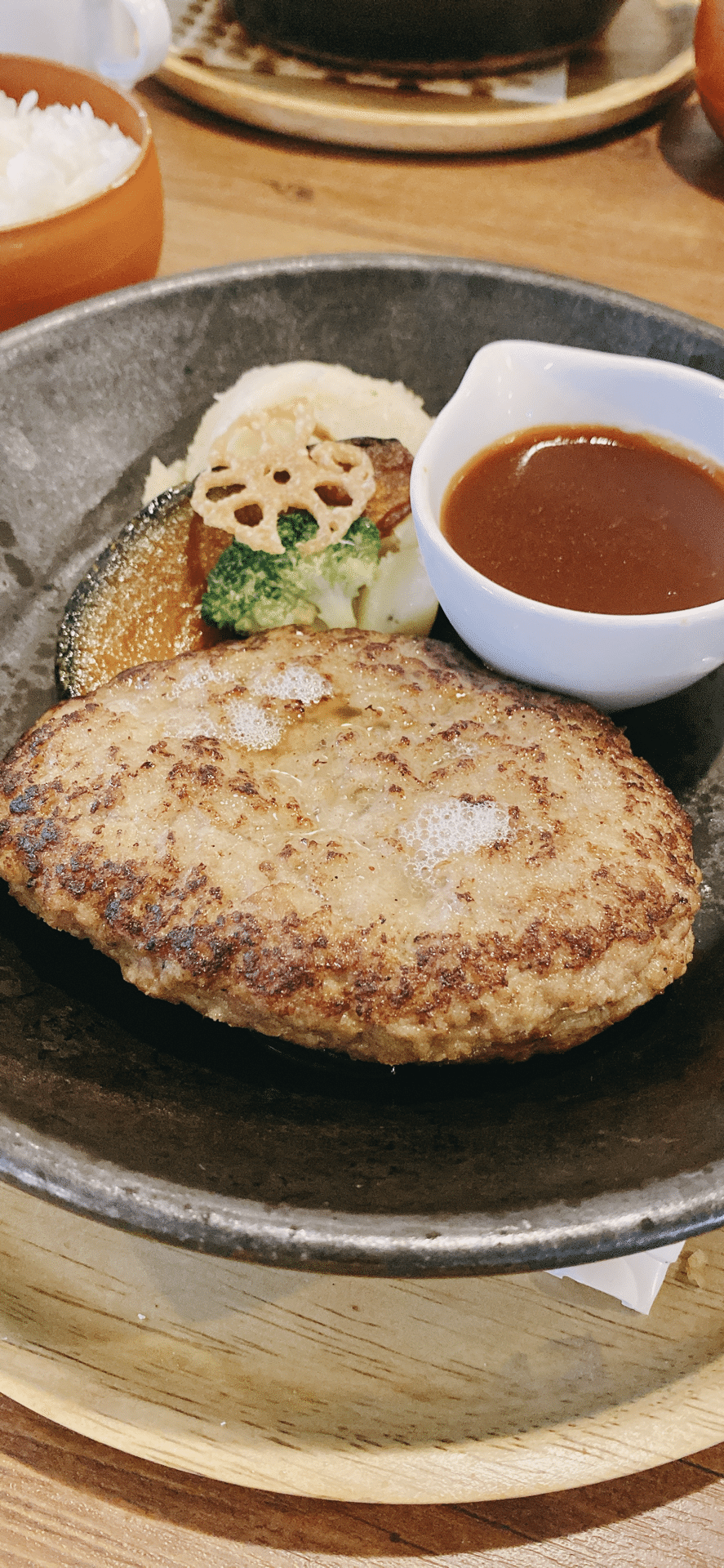 天覧山の近くにある 2nd kitchen hamaさんへ 国産和牛100%の手ごねハンバーグ 今回はデミグラスハンバーグをいただきました ...