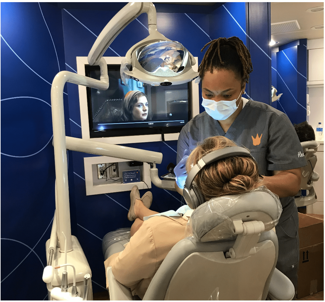 HENRY The Dentist: 移動式の歯科治療｜Naminori