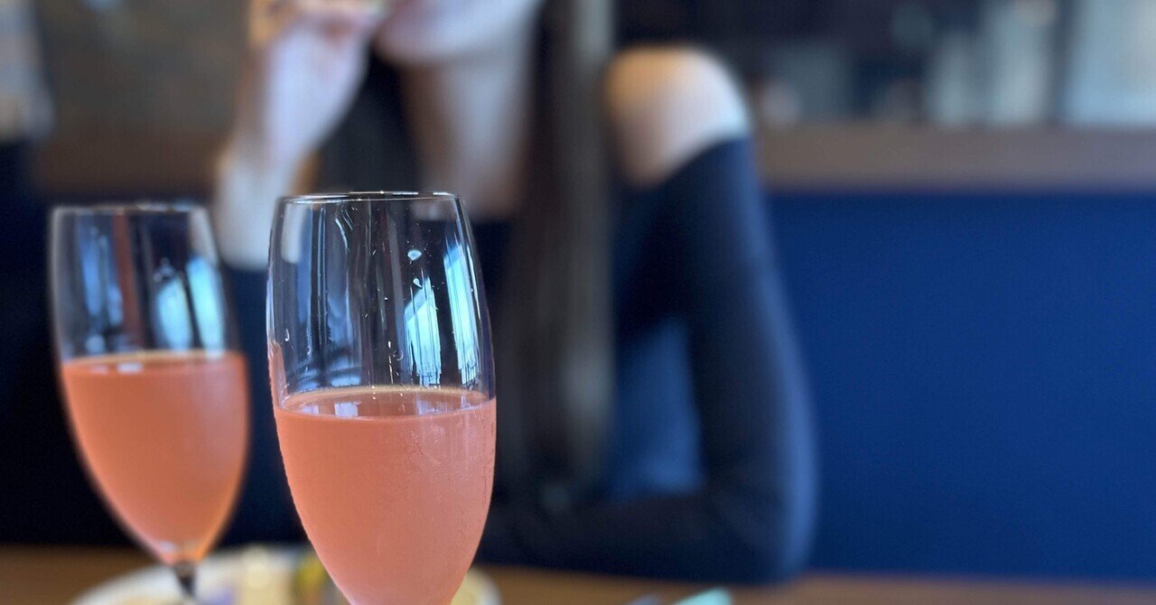 赤シャツと青いジャスミンライスに想う。｜yuno_amelie