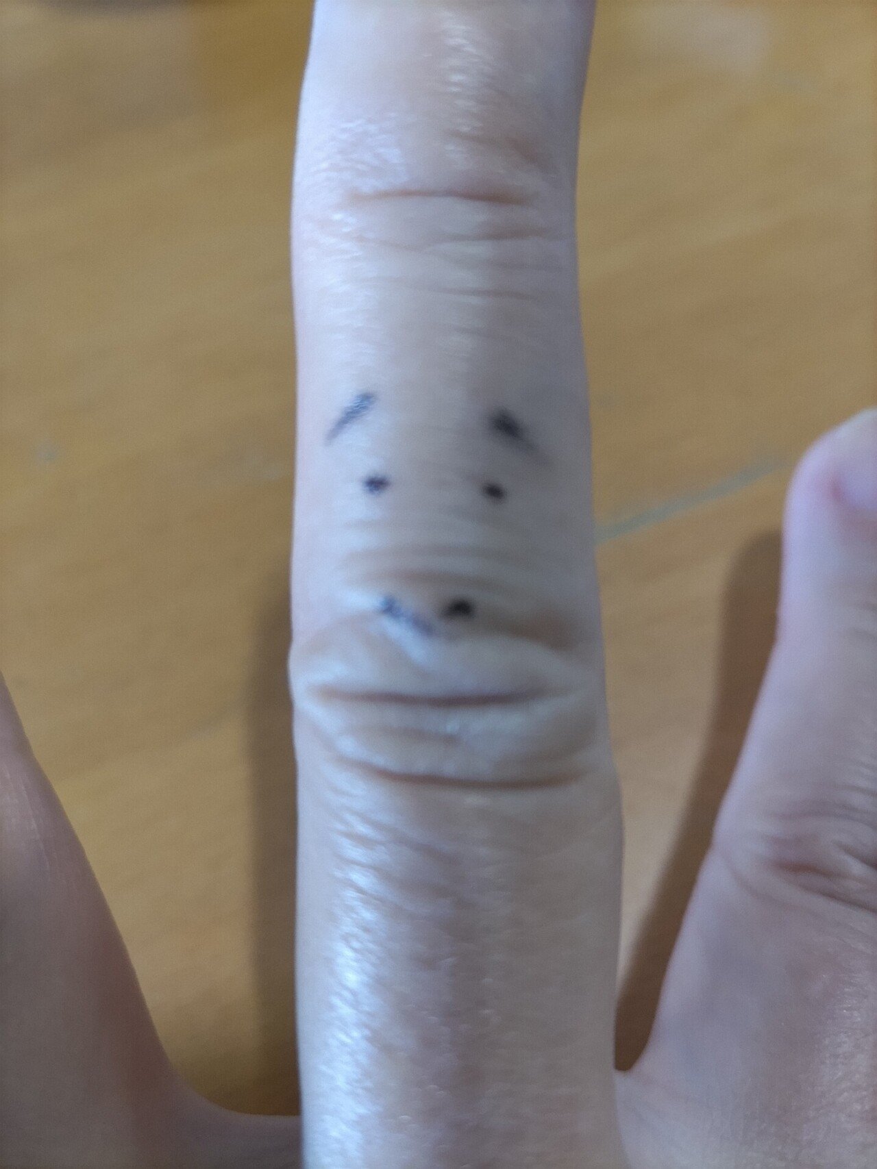 #463🌈9月27日🌈今日のいい事🌈 先日の関節顔をあつこつさんが職場で書いて場が和んだそうです 良い波動が伝わってとーても嬉しいです！ ありがとうございます 😊 https://note.c｜ユハコ