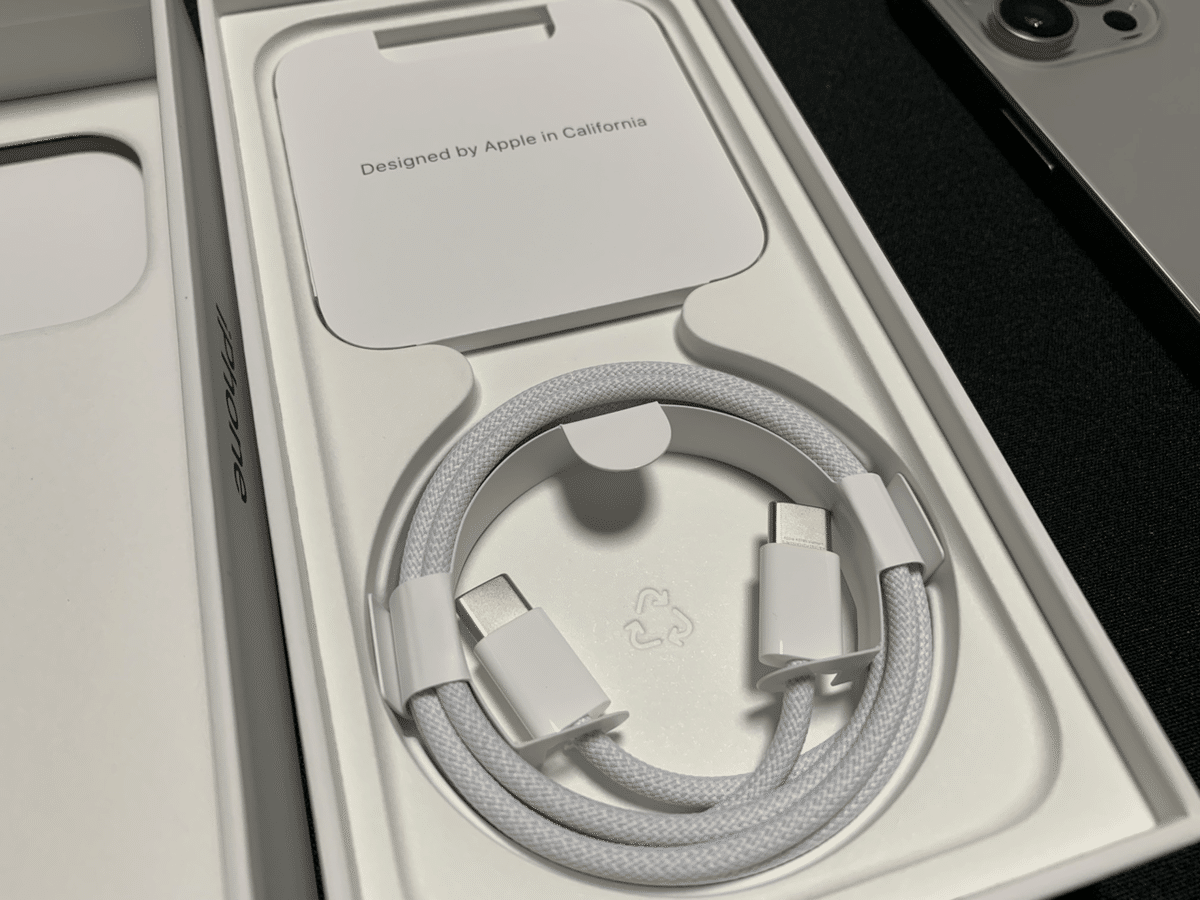 Apple iPhone15ProをAppleStoreに受け取りに行きました。｜あずきノ