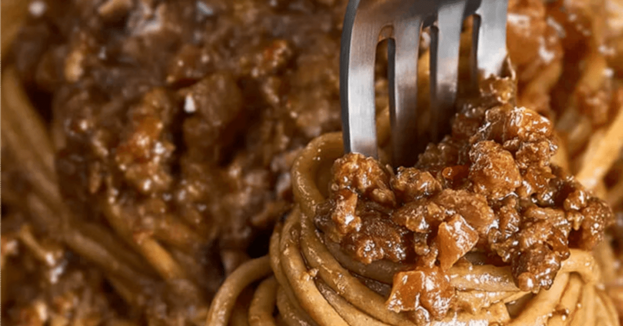 新たな“おいしさ”への挑戦｜BASE FOOD Deli「BASE PASTA ボロネーゼ」開発担当者インタビュー｜BASE FOOD note