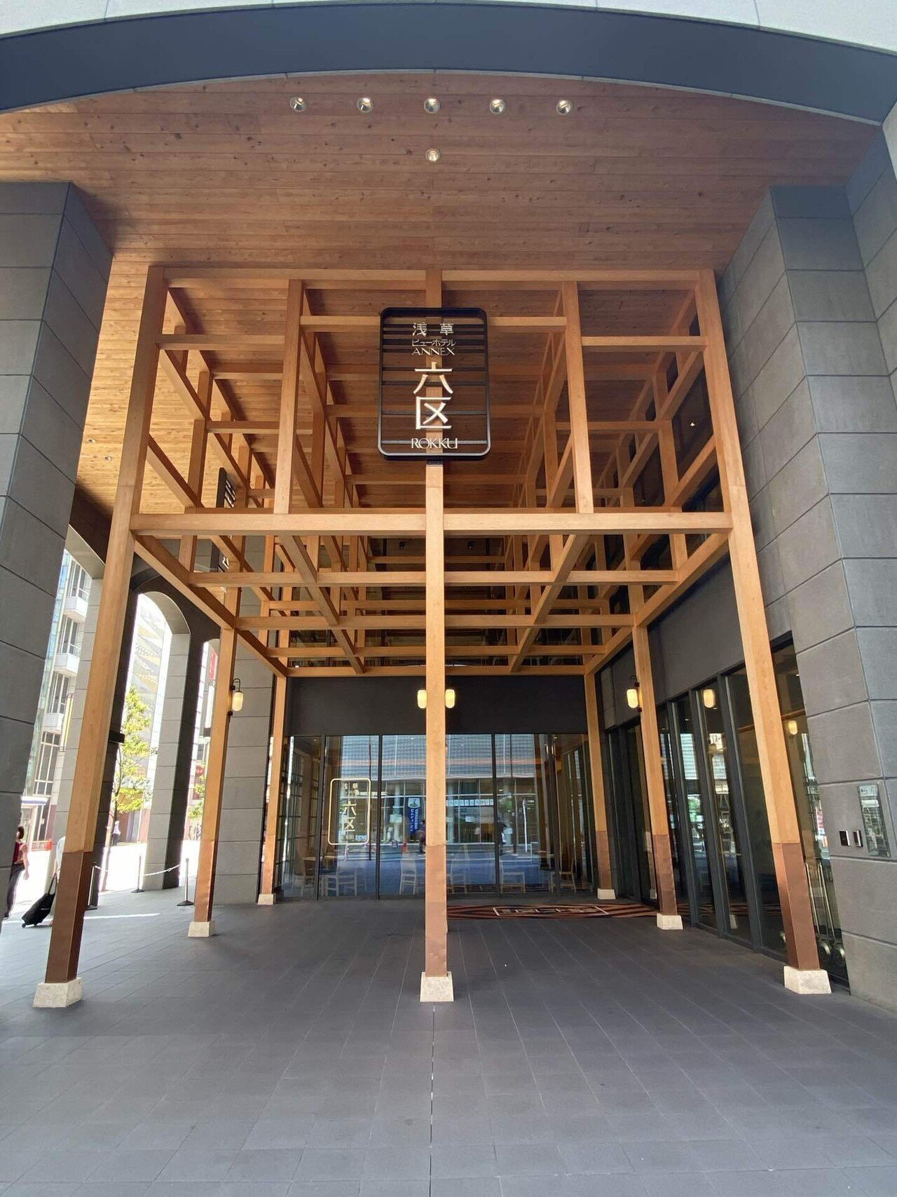 東京建築巡り〜江戸時代の歌舞伎座の木組みを再現したホテル ｜東京の建築&アート巡りオタク@tanrock