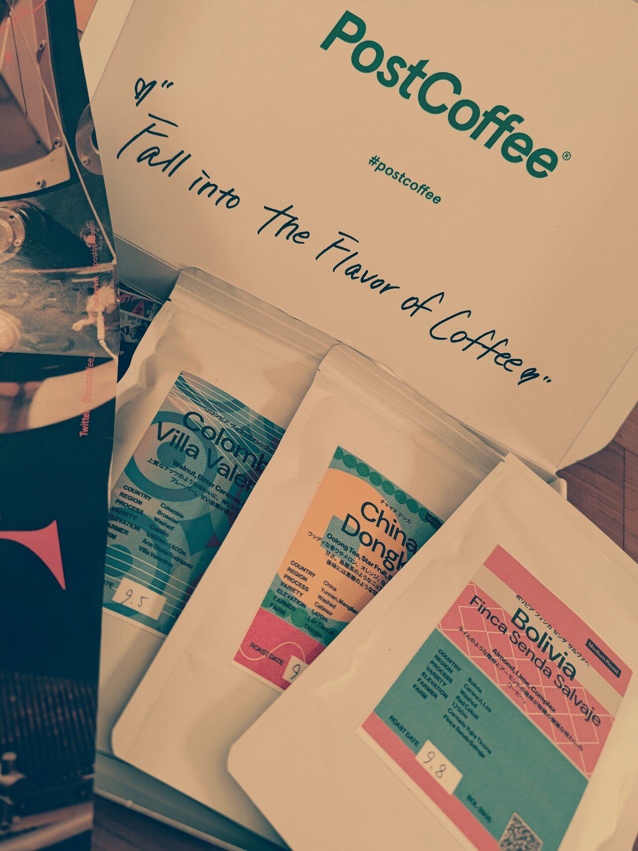 先月9月のpostcoffeeです☕️ チャイナコーヒーが入っていたので、初めての味だ…！とワクワク 先月もコーヒージャーニーできて良かった^^ 次回も楽しみ☆彡｜トーマ・カツラギ