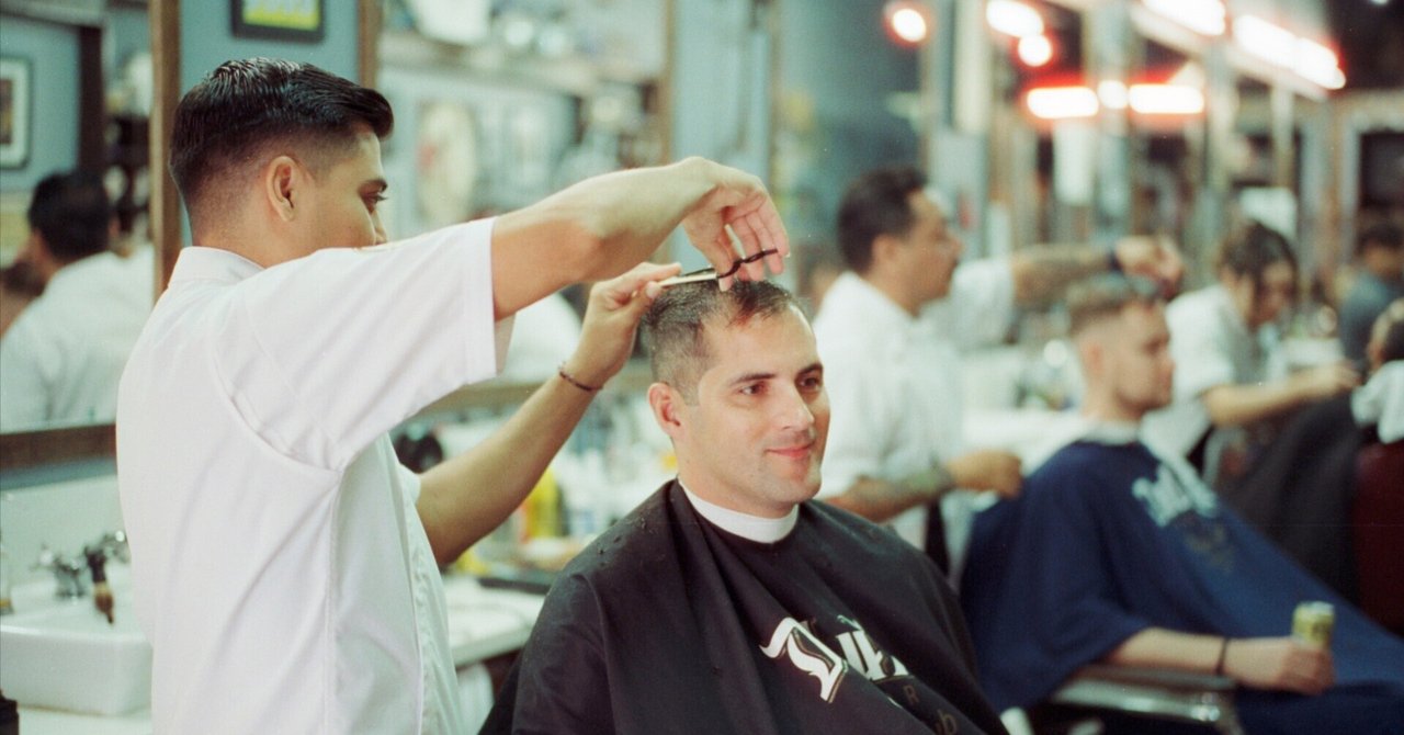 Barber ＜CineStill 400D＞｜MOJA MOJA