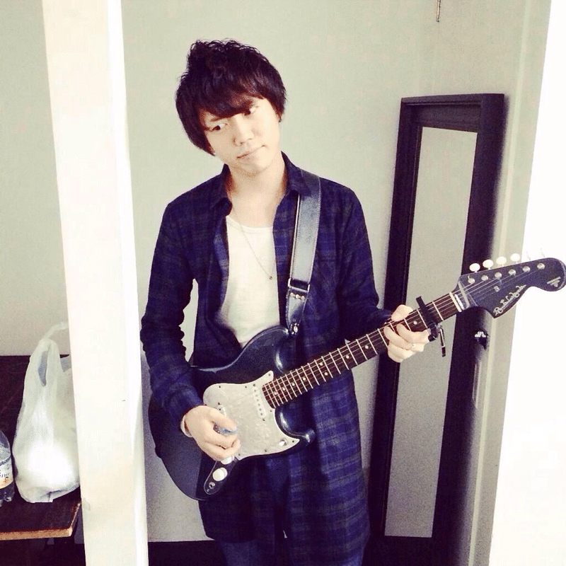 sumikaのメインギターはどれだ｜koromo