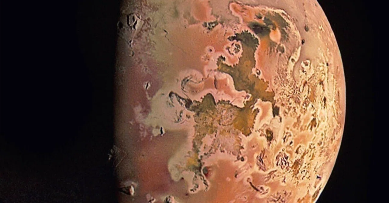 【Astronomy Picture of the Day】Moon Io from Spacecraft Juno,10.23｜岩澤康一