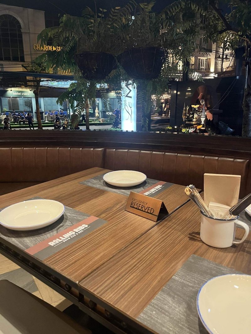 【Rolling Ribs Brew Bar & BBQ】オープンエアーで堪能する燻製肉のバーベキューとビールの組み合わせが最強すぎた😆🍺 ...