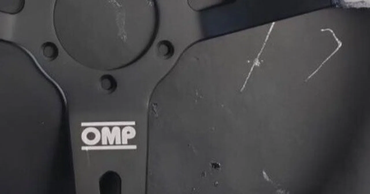 【BMW】OMPステアリングをモディファイ！｜鈴木BOB康昭