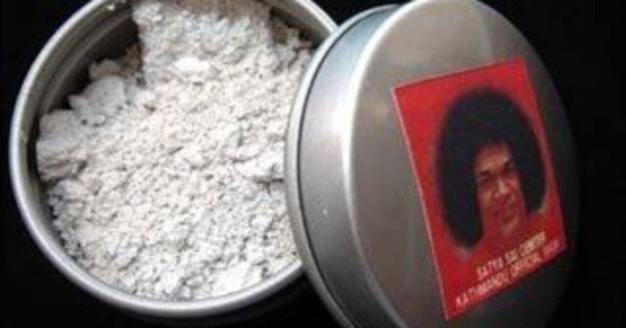 サイババのビブーティー｜Hiroyuki Kikawa