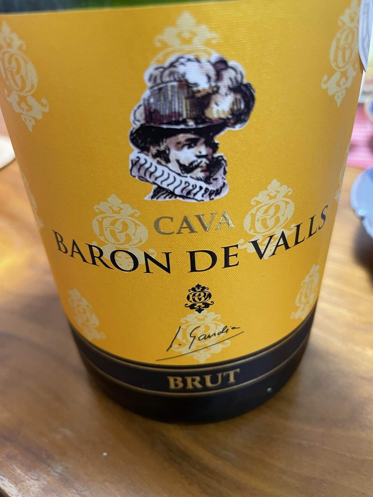 いい夫婦の日ということで泡で乾杯！ 特に何を用意するでもなく、普通の献立になってしまった。 11年も経つとそんなもんかな？ ちなみに今夜の献立は、ドライカレー、マカロニサラダ、アボカド ...