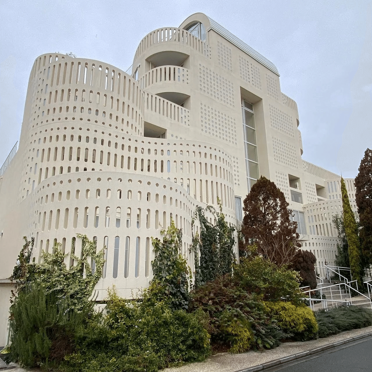 東京建築巡り〜「光の洞窟 」2023年人気ランキング7位 ｜東京の建築&アート巡りオタク@tanrock