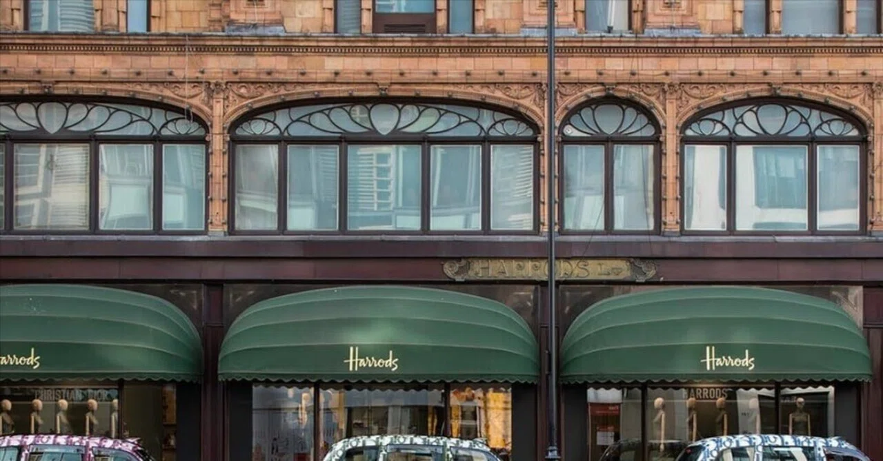 December 19, 2023: Harrods, What I Saw There （ハロッズ、そこで見たもの）｜MisaTK