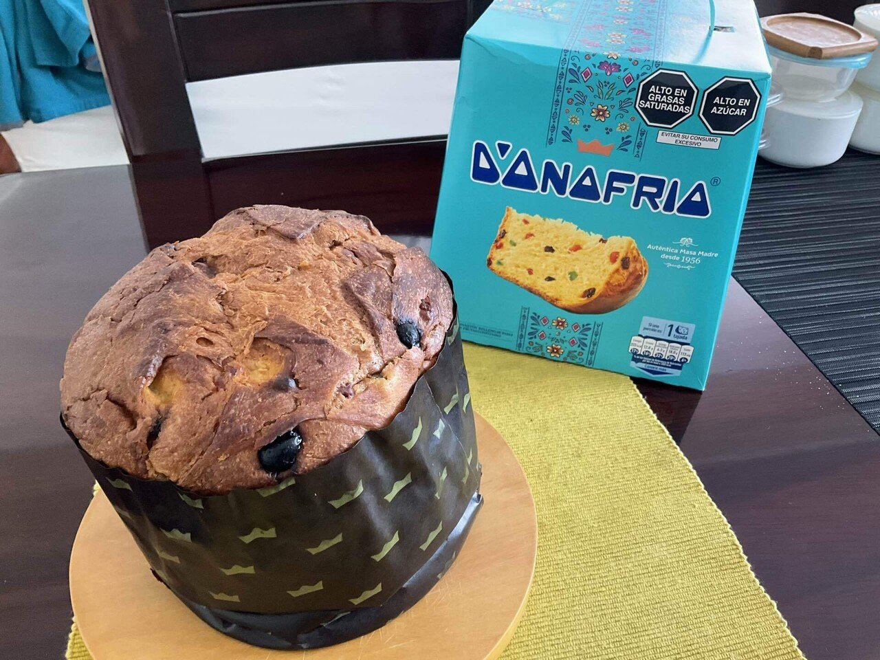 クリスマス時期、当地では欠かせないものの一つがこの『パネトン』独特の甘い香り。元々イタリア🇮🇹パネトーネpanettoneがオリジナルだとの ...