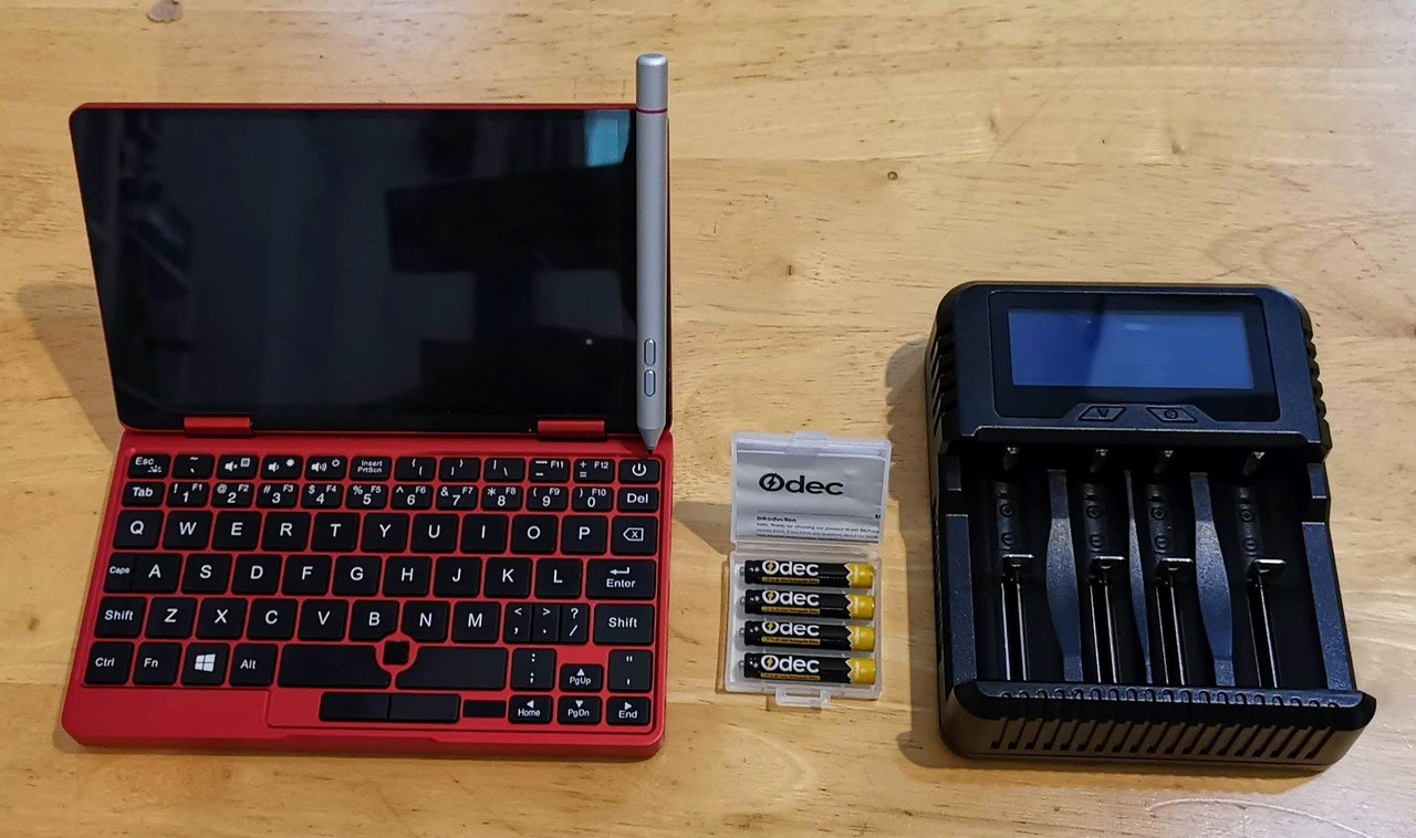旅の相棒に最高! コンパクトかつ驚異的に高性能な One-Netbook 旅の相棒に最高! コンパクトかつ驚異的に高性能な One-Netbook