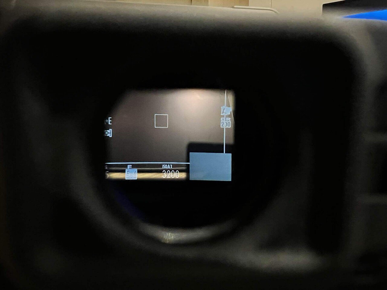 壊れてると思っていたX100Fの小EVF画面が出るようになりました！ちゃんと使ってるから機嫌直してくれたのかも😆｜beach_wave888