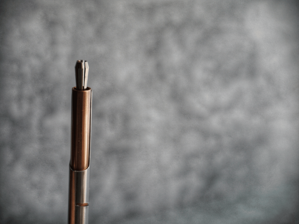 Lucio Rossi Design / D7II｜#olive