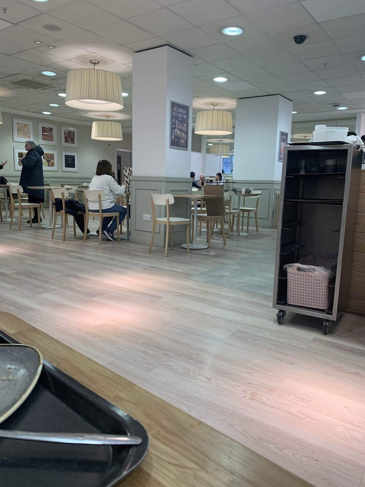 イギリスでの食事内容と予算を公開！｜みかみ まき