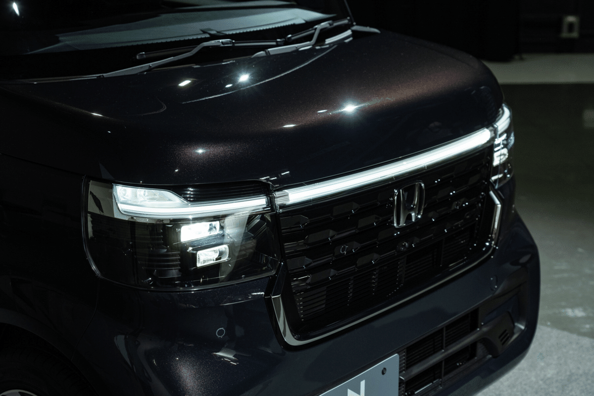 前も後ろも『横一文字』ライトのクルマが増えつつある件｜the3rdplace