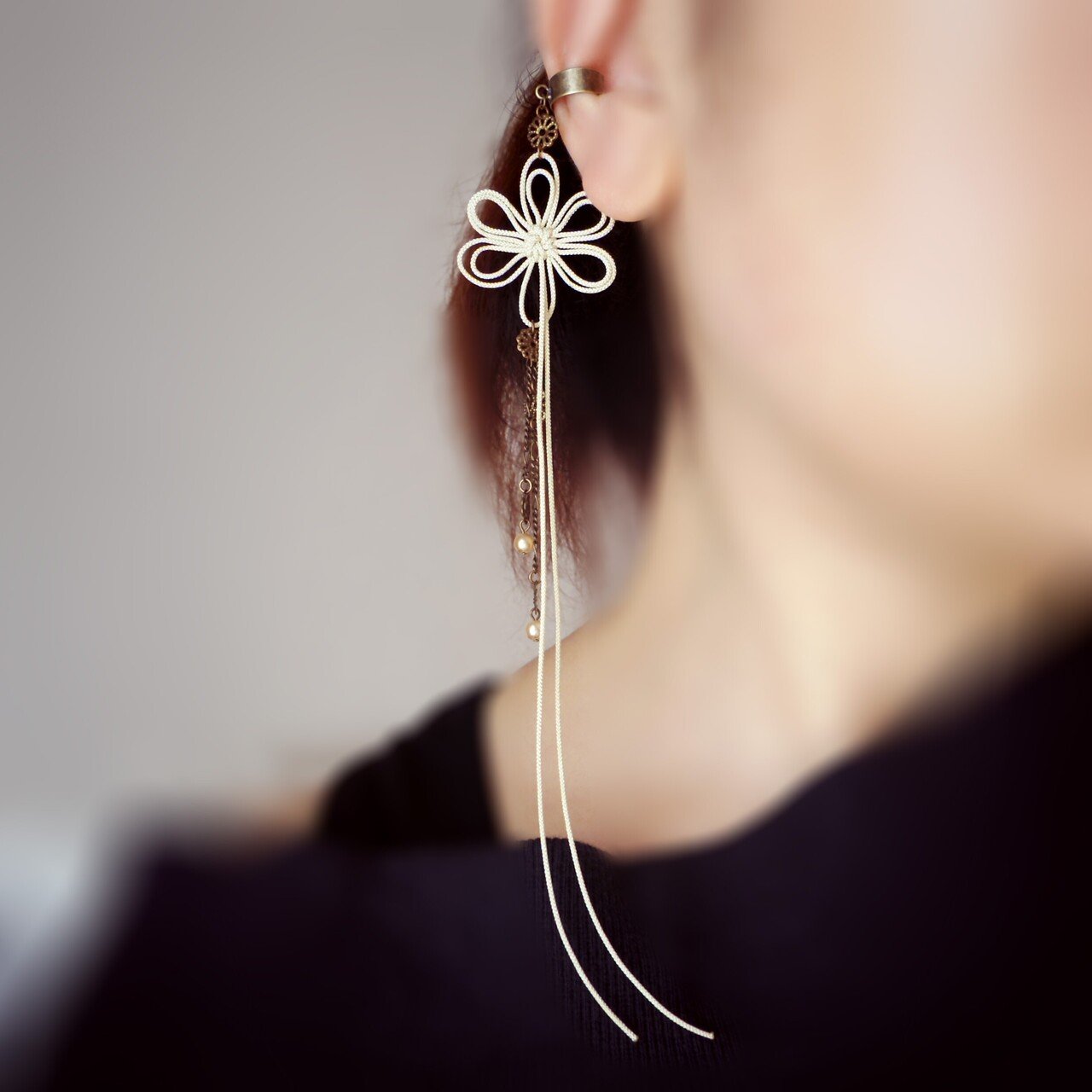 【復活販売 / 2024.4.3.】 かたっぽイヤーカフ「ひとあしこつり・楚」 | nuta design https ...