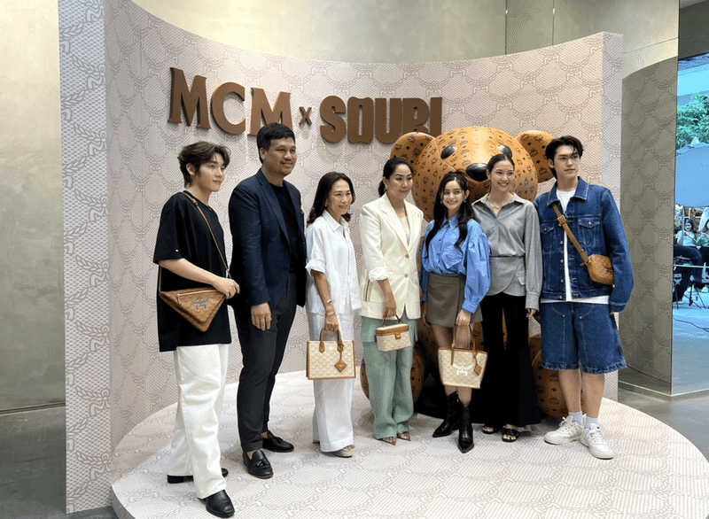 MCMと人気カフェ『SOURI』のコラボカフェが期間限定でオープン！最新コレクションからインスパイアされたシックな空間｜SANO note