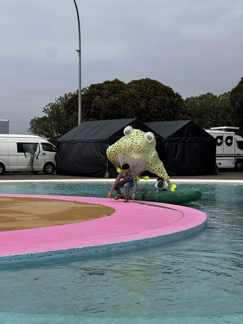 エリアLOVEWalker総編集長・玉置泰紀のアート散歩 第20回 アイナ・ジ・エンド、アオイヤマダ、東京QQQ、小林武史を富津公園ジャンボプールで見てきたぞ 其の四 https ...