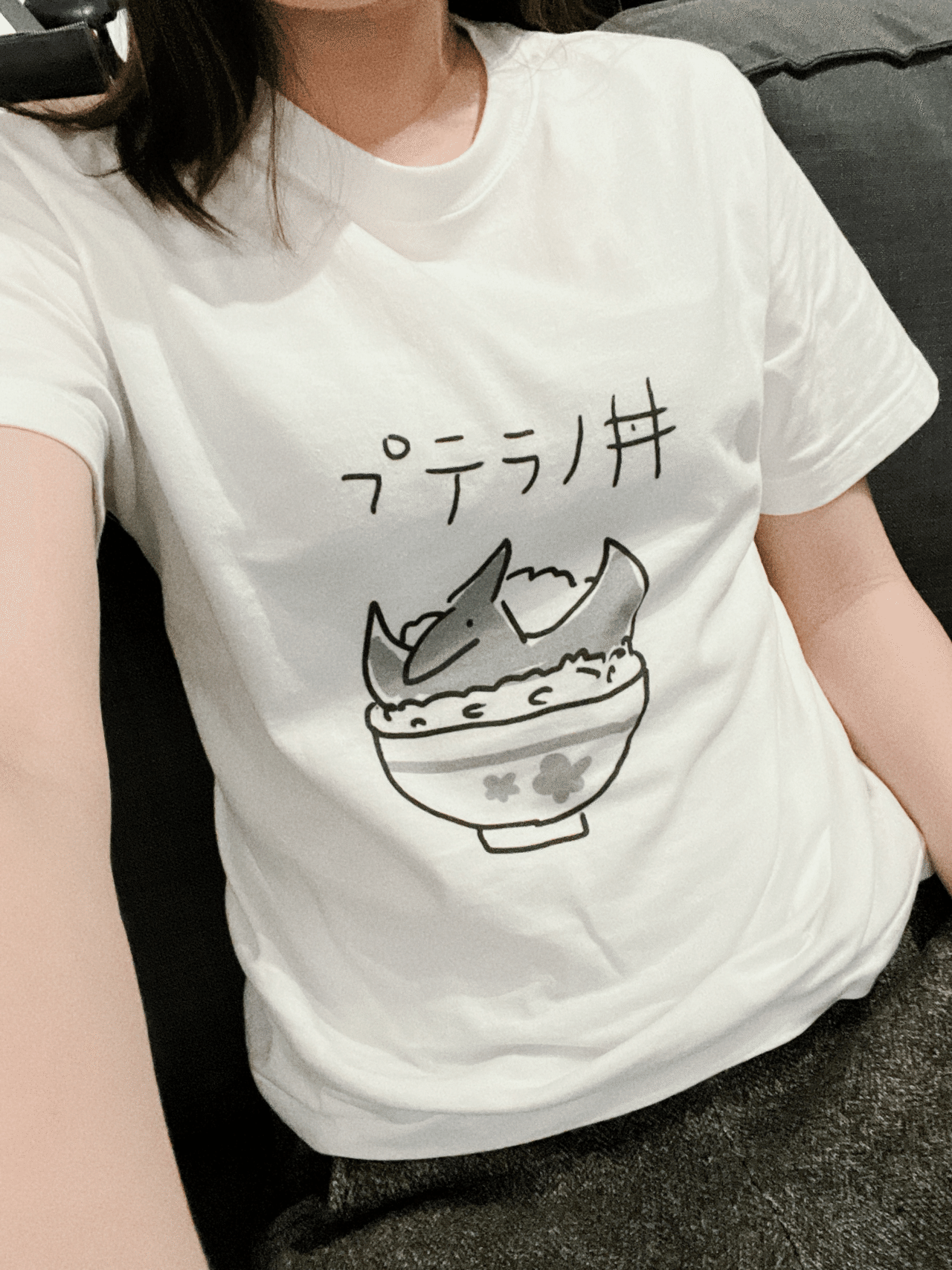 先日購入したsuzuriのTシャツです。 165cm/痩せ気味普通体型/肩幅が気になる私ですが、Sサイズでちょうどよかった。また今度買い足すぞ〜｜りのん