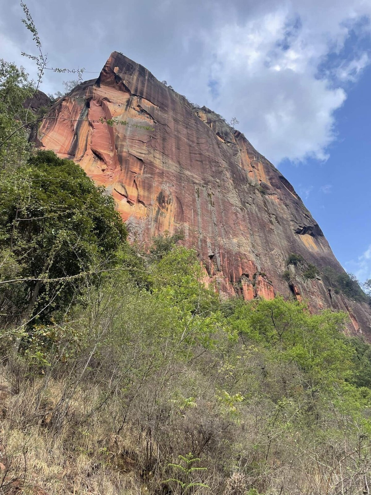 黎明クラックの聖地 - LiMing TRAD Climbing-｜astrobilly