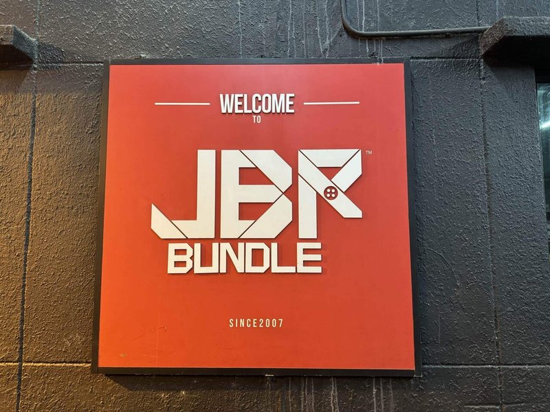 マレーシアの古着の倉庫/JBR Bundleに行ってみた｜-スキマレ-