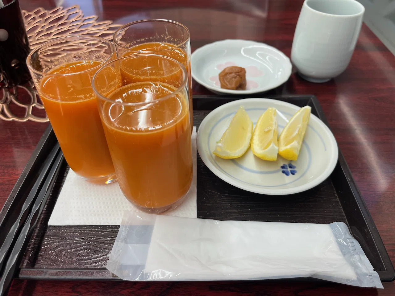 ちなみに断食道場での食事はこんな感じ、、基本は人参リンゴジュース3杯のみw｜kurisan