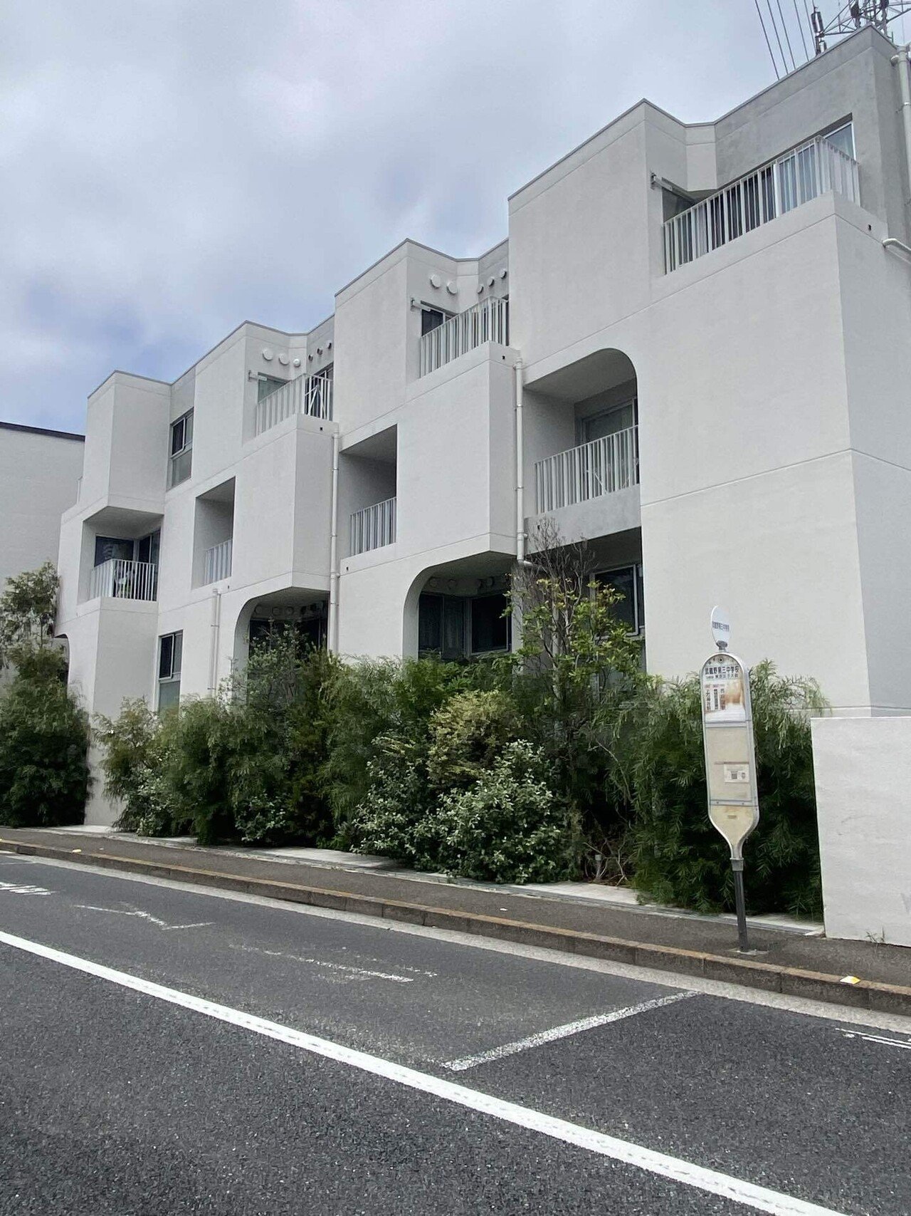 東京建築巡り〜ひだ状に折れ曲った輪郭を持つ建物｜東京の建築&アート巡りオタク@tanrock