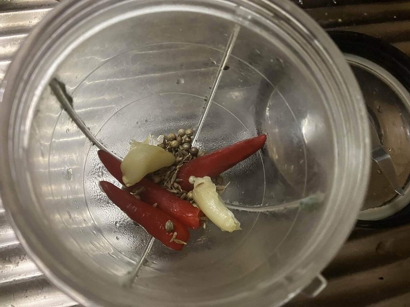 海を超えて出会った茄子とトマトから生まれたザアルーク Zaaluk: Eggplant and tomato meet across the ...