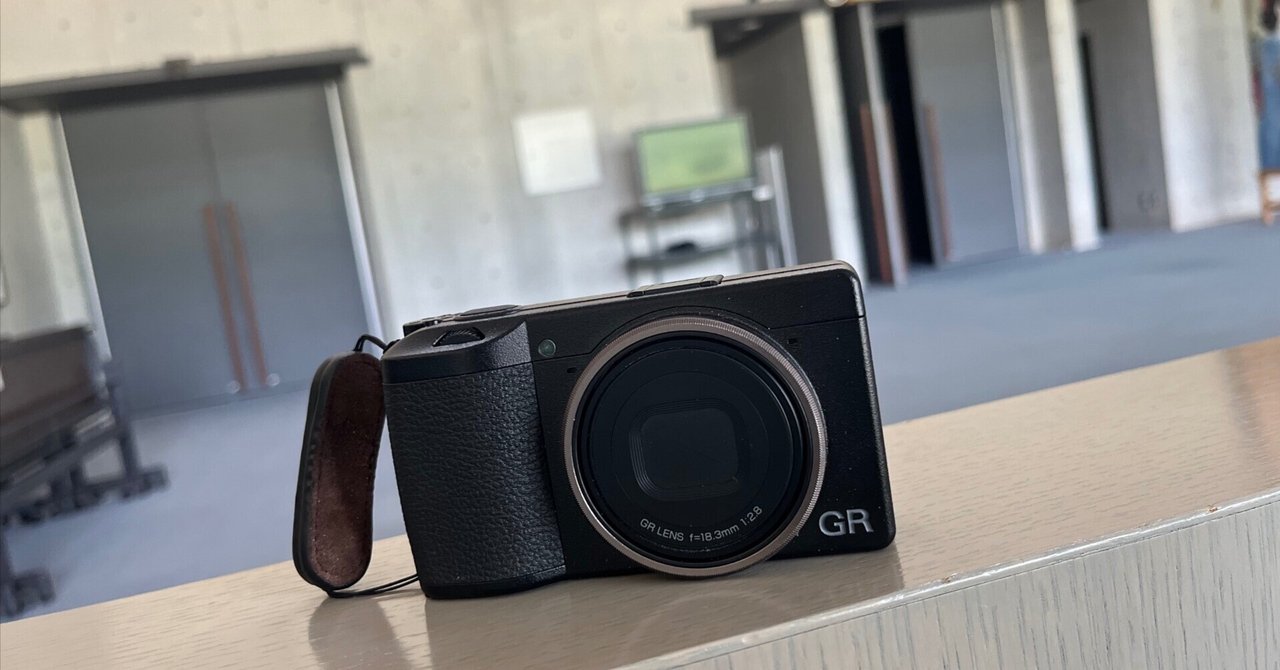 地元のホールをGR3で。｜ぬ