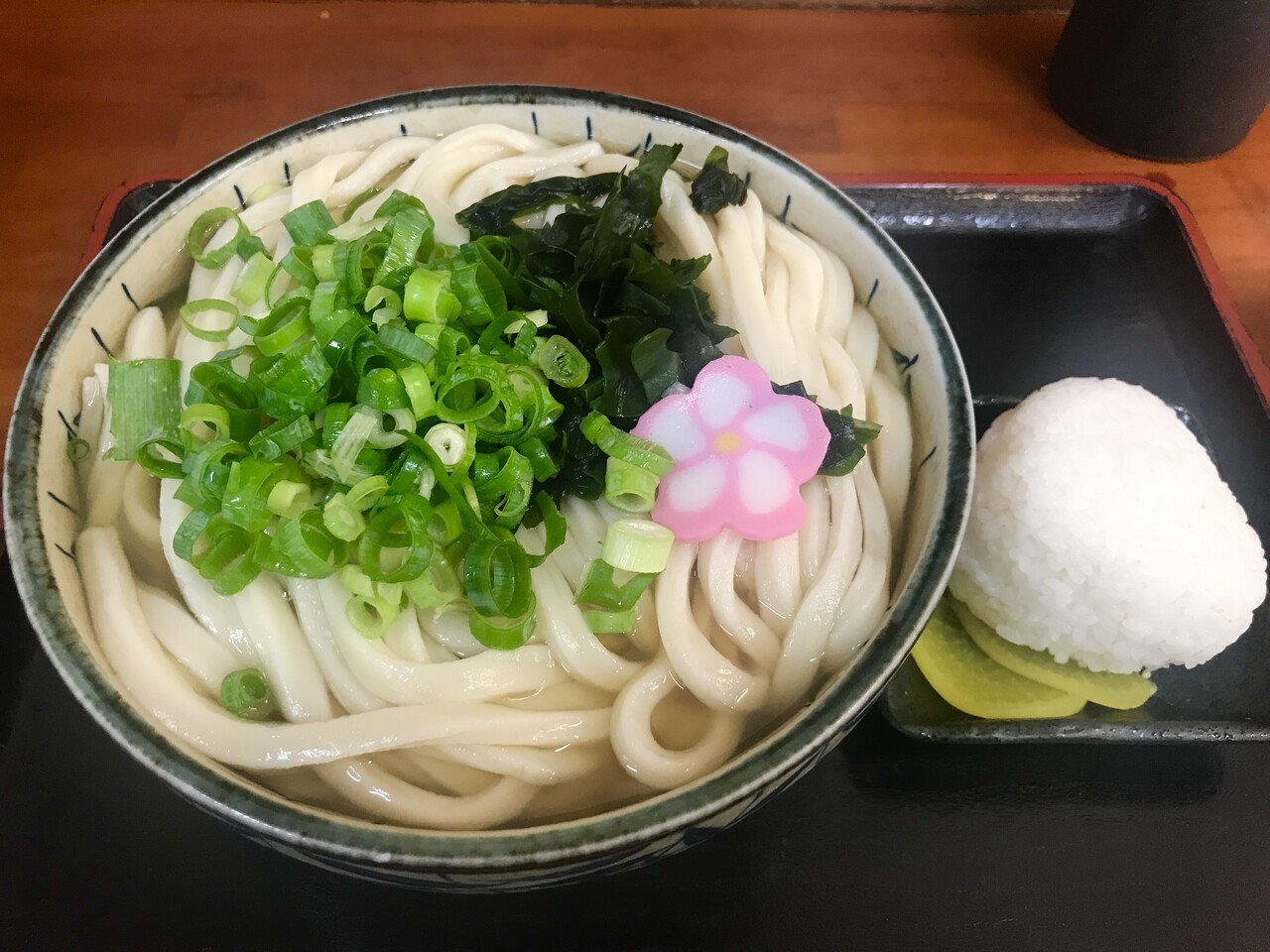 夏らしく冷やかけ大 麺処 綿谷さん😃 うどん王国 香川県 ˆoˆ めちゃくちゃ量が多い💦 ｜森啓成 モリヨシナリ