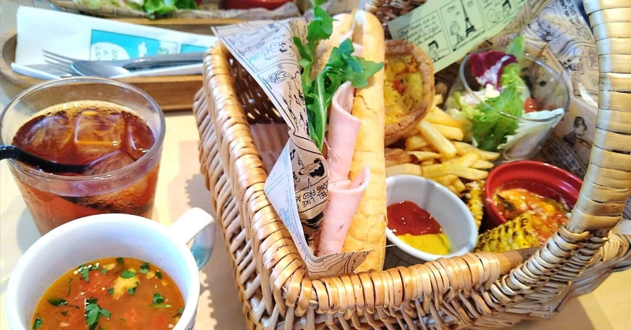 🐶【ピーナッツカフェ (PEANUTS Cafe)】（東京 南町田グランベリーパーク）～「スヌーピー」のレストランです！｜ぐるぐる